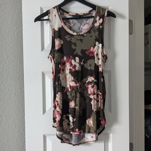 Simply Vera Vera Wang | Tops | Simply Vera Vera Wang Sleeveless Floral ...